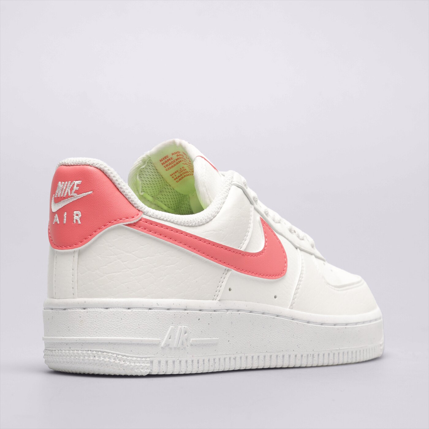 NIKE AIR FORCE 1 '07 SE DV3808-100 BALTA 79,00 EUR | Kedai | e ...