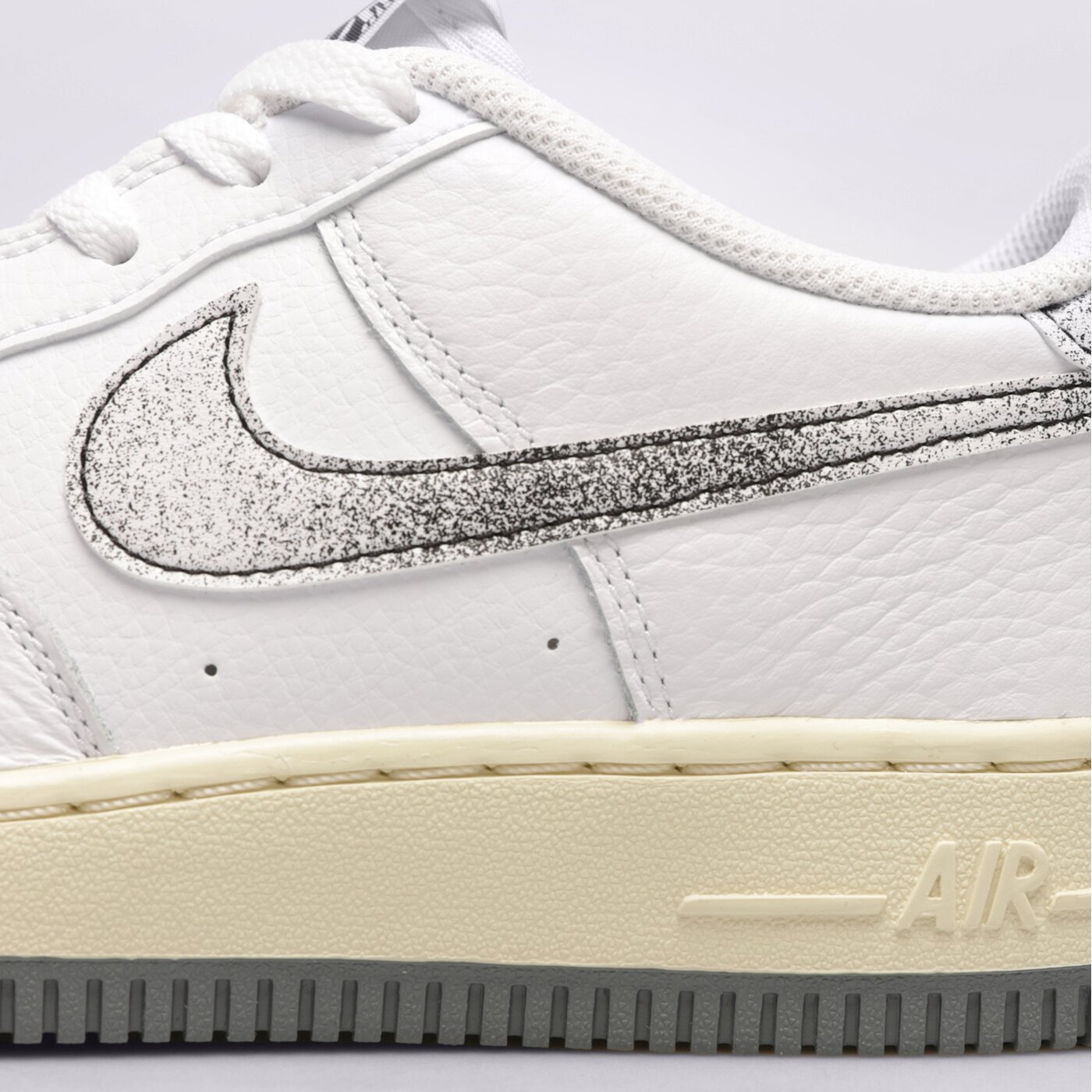 NIKE AIR FORCE 1 LV8 3 (GS) DX1657-100 BALTA 70,00 EUR | Kedai | e ...
