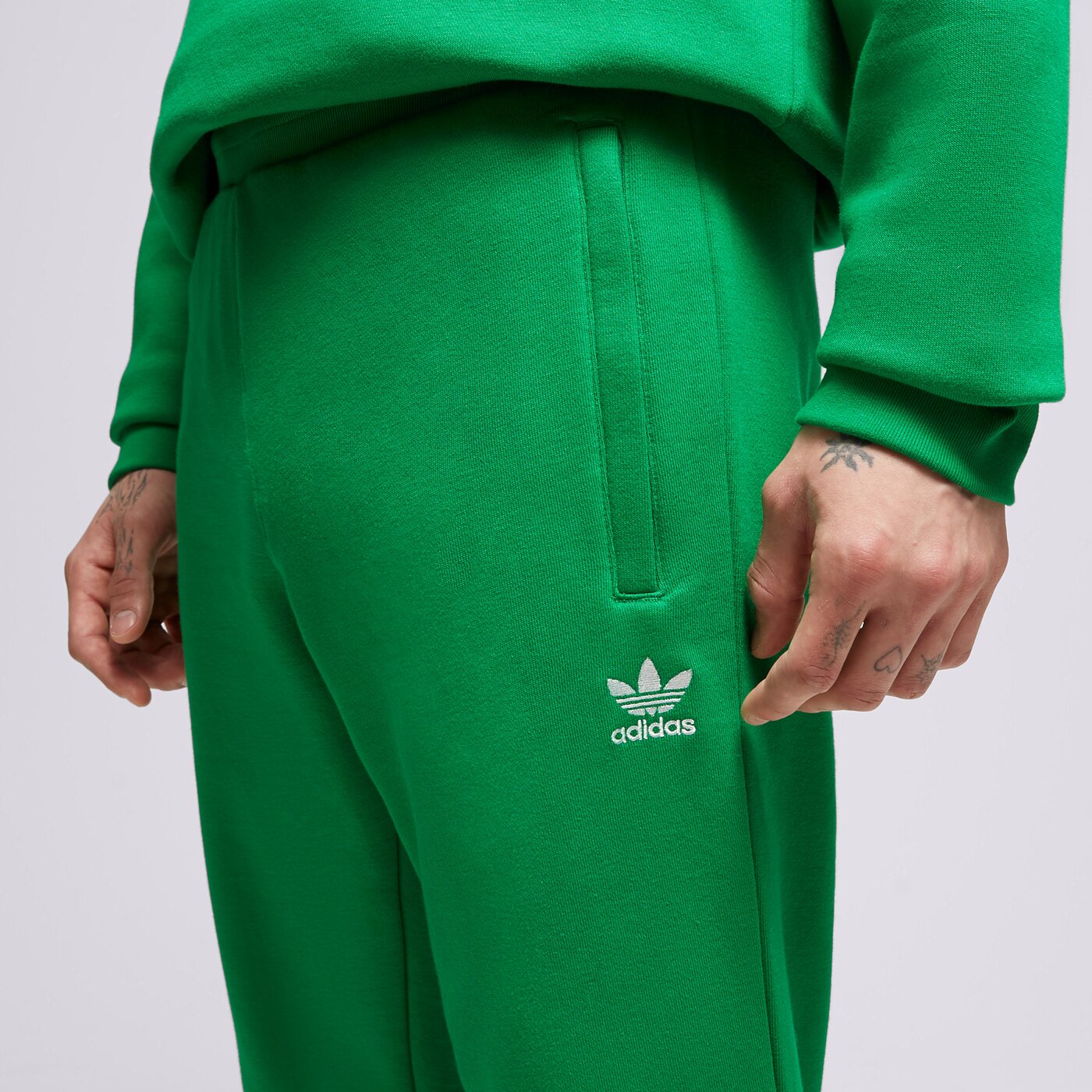 ADIDAS KELNĖS ESSENTIALS PANT IM2102 ŽALIA 35,00 EUR | Kelnės | e ...