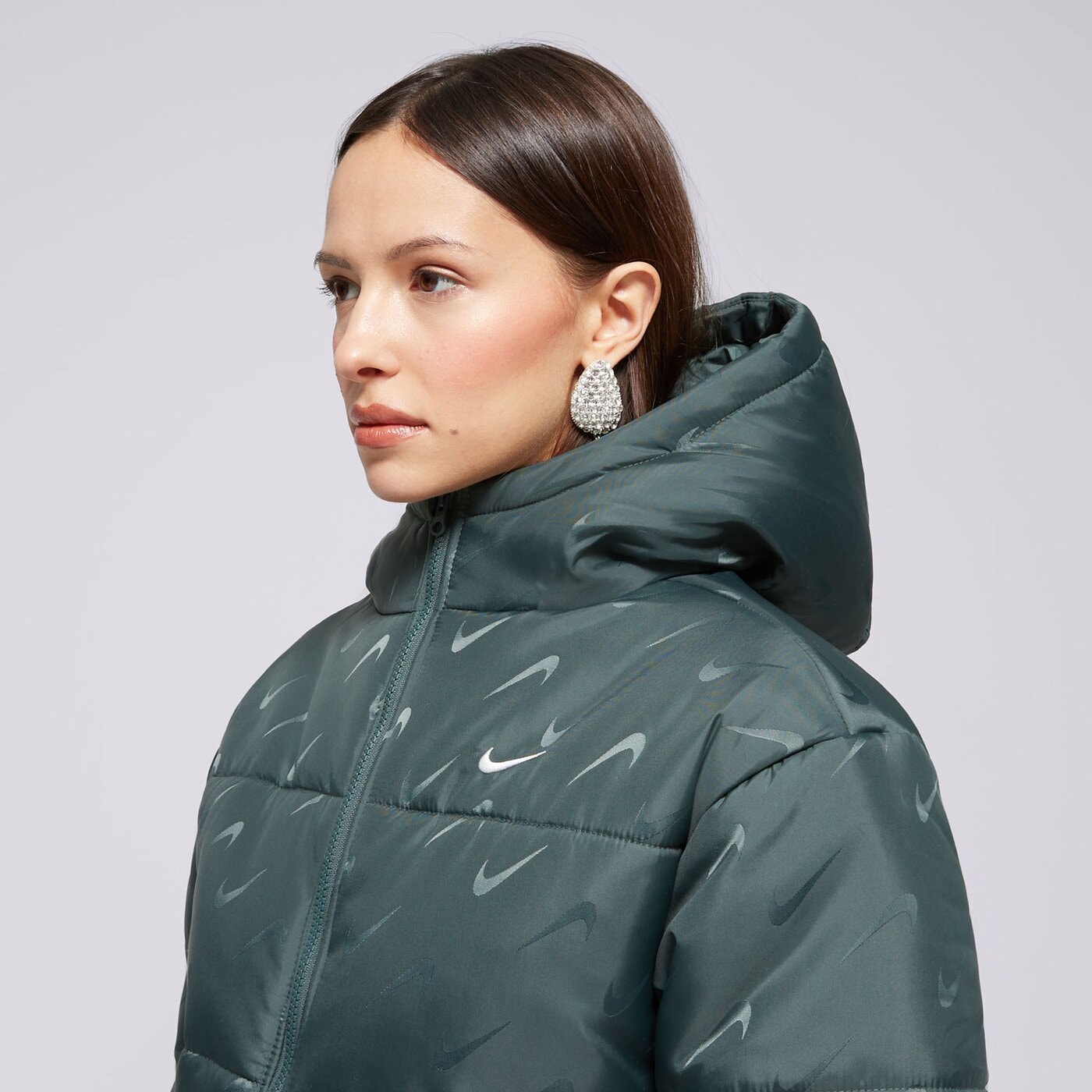 NIKE STRIUKĖ PŪKINĖ W NSW TF SNFL NK CLSC PFR AOP FV7941-338 ŽALIA 109 ...
