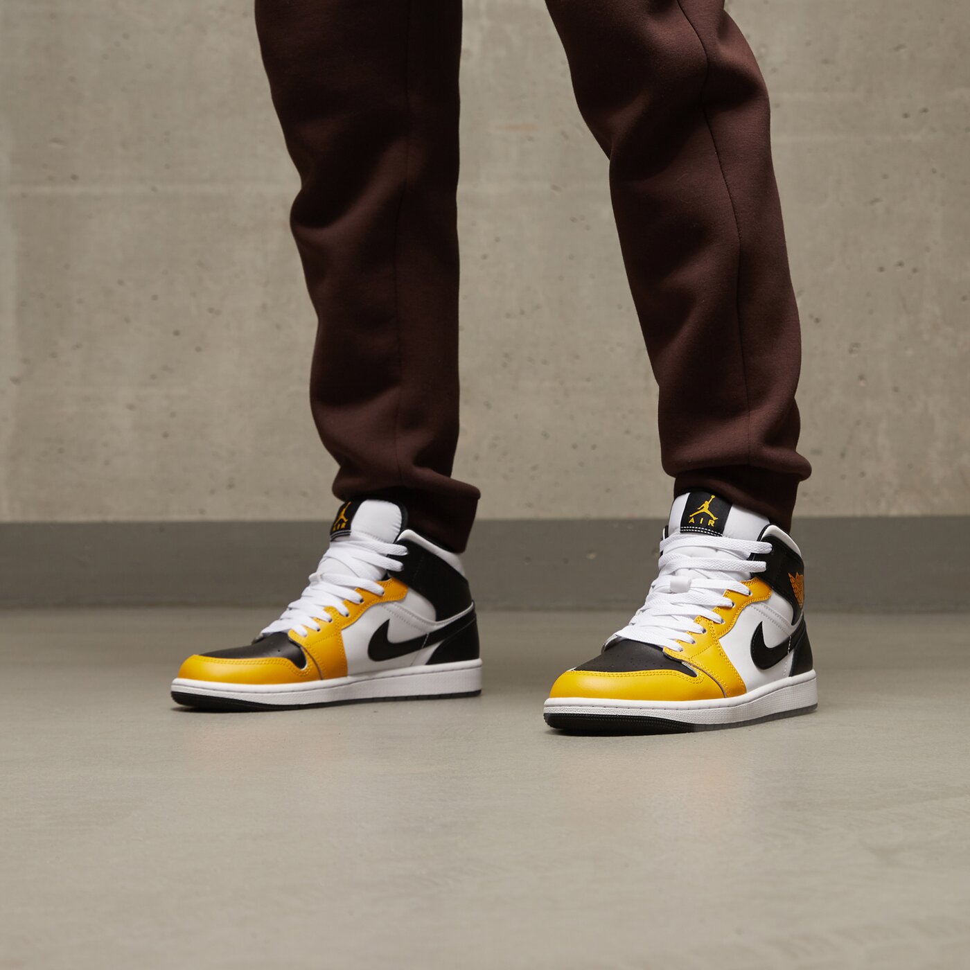 AIR JORDAN 1 MID DQ8426-701 BALTA 90,00 EUR | Kedai | e. parduotuvėje ...