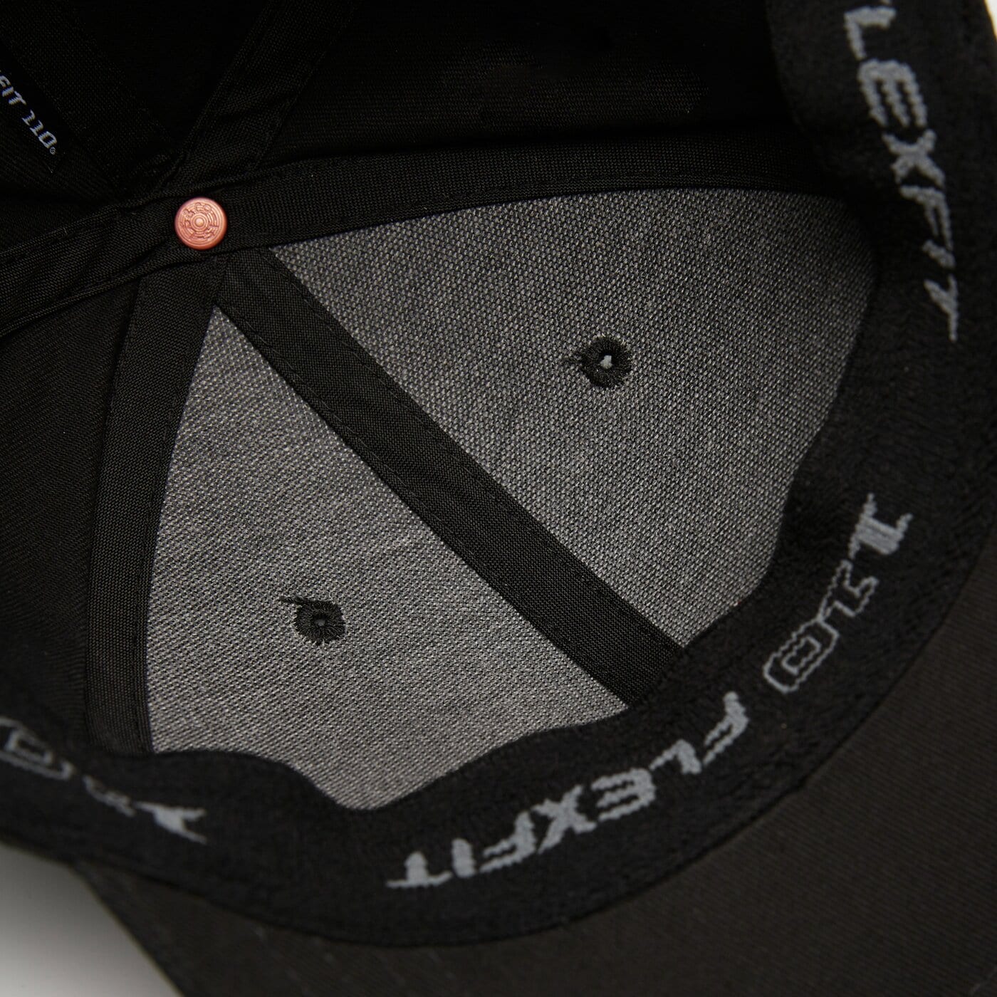 LEVI'S KEPURĖ HOUSEMARK FLEXFIT CAP D7723-0002 JUODA 21,24 EUR ...