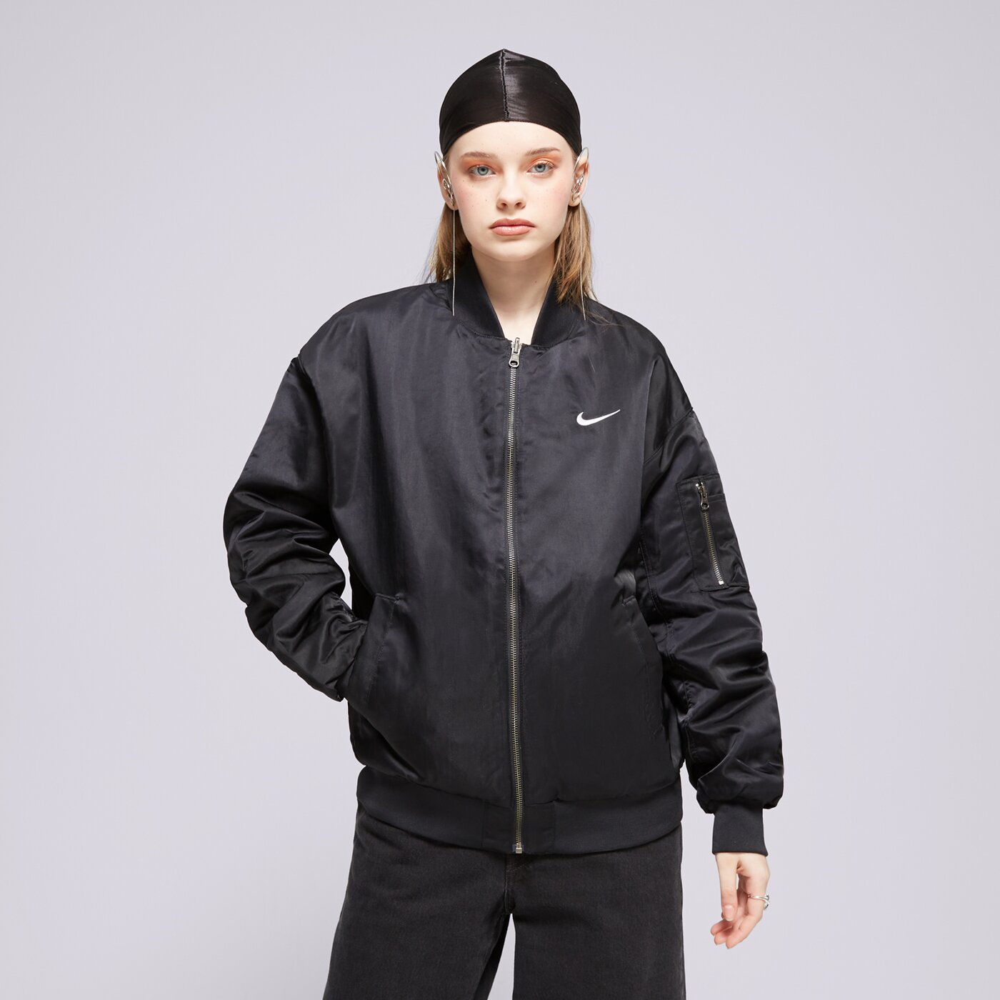 NIKE STRIUKĖ W NSW NIKE VRSTY BMBR JKT DV7876-010 JUODA 109,00 EUR ...