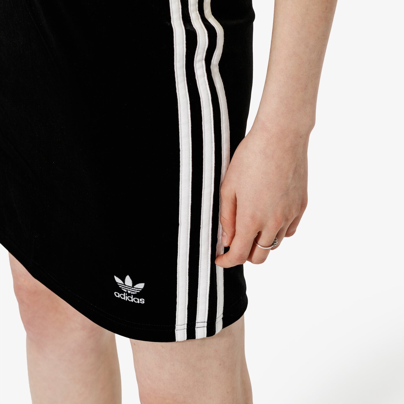 ADIDAS SIJONAS 3 STR SKIRT ADICOLOR DV2628 JUODA 23,99 EUR | Suknelės ...