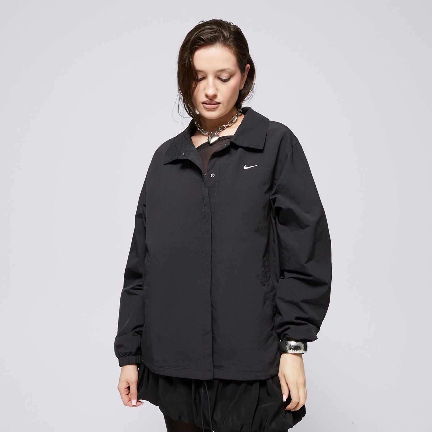 NIKE STRIUKĖ W NSW ESSTL WVN UV HBR CCH JKT FV7560-010 JUODA 69,00 EUR ...