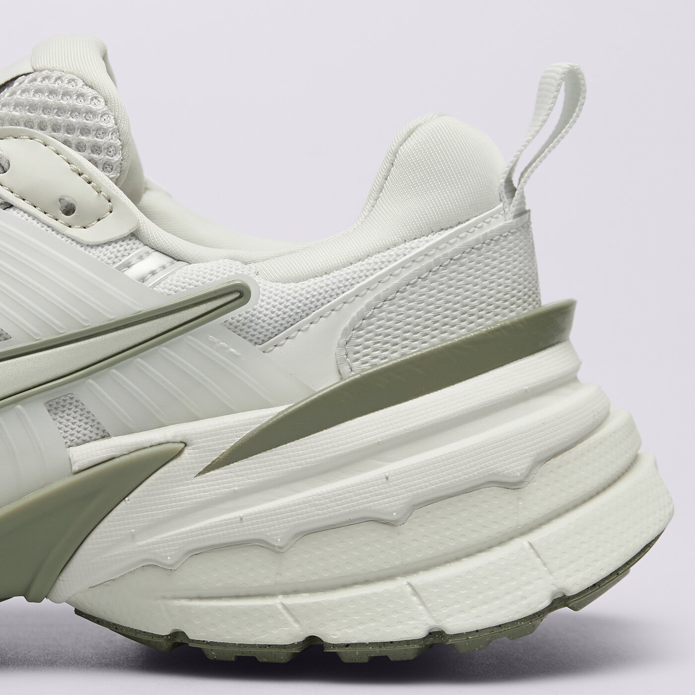 NIKE V2K RUN FD0736-006 BALTA 69,00 EUR | Kedai | e. parduotuvėje Sizeer.lt