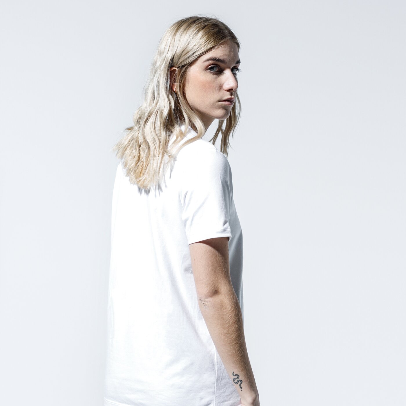 ADIDAS MARŠKINĖLIAI TREFOIL TEE FM3306 BALTA 21,00 EUR | Marškinėliai ...